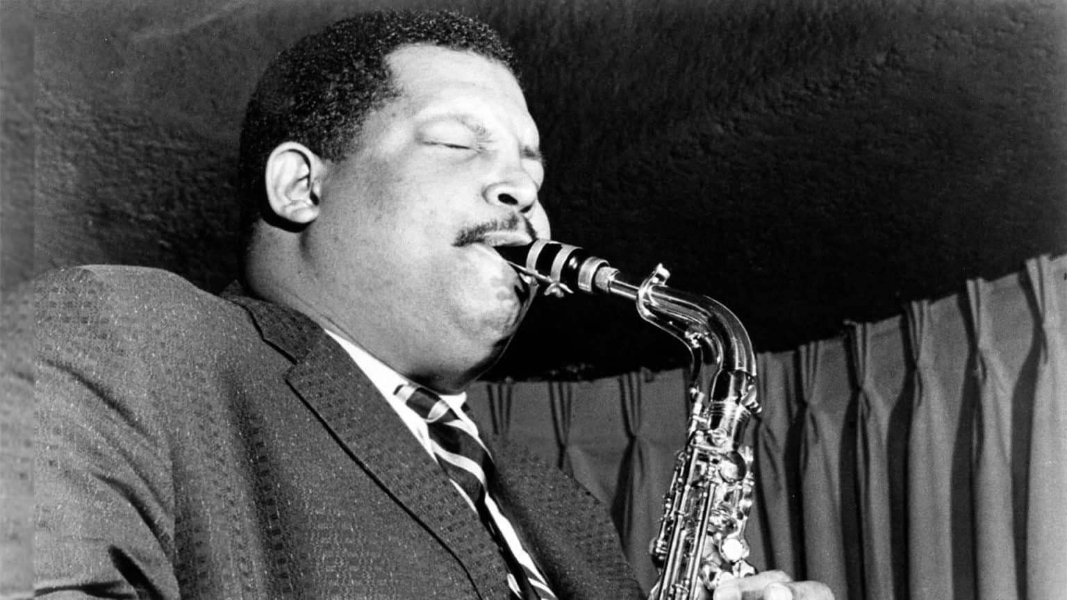 22 Jazz Saxophonists Who Shaped the Genre - Musicoholicswp